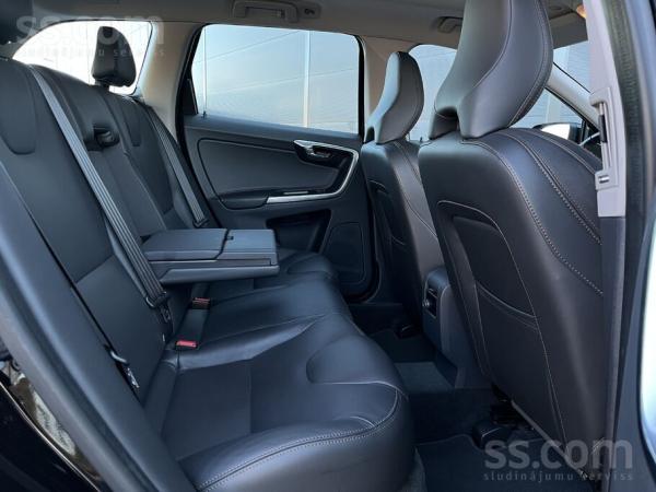 Melns Volvo XC60 2017 Rīga, ar dzinēja tilpumu 2.00 L un nobraukumu 247 tūkst. km par 13900 €, foto 7 vietnē AUTOMOTO.COM.LV