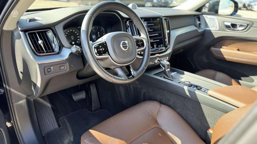 Black Volvo XC60 2017 in Telschi, with an engine capacity of 1.97 L and mileage of 208 thousand km for 19900 €, photo 15 on AUTOMOTO.COM.LV