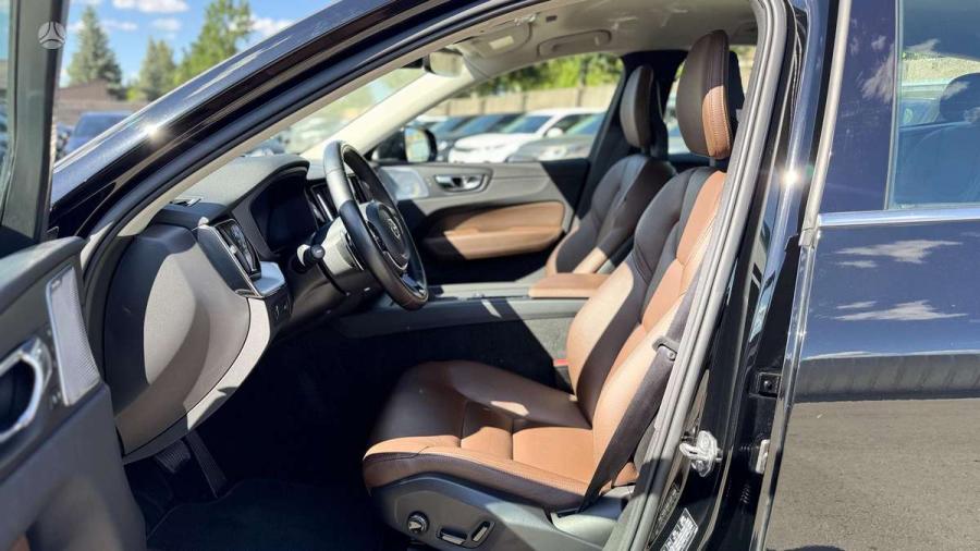 Black Volvo XC60 2017 in Telschi, with an engine capacity of 1.97 L and mileage of 208 thousand km for 19900 €, photo 16 on AUTOMOTO.COM.LV