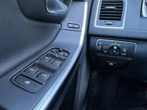Black Volvo XC60 2017 in Riga, with an engine capacity of 2.00 L and mileage of 247 thousand km for 13900 €, photo 15 on AUTOMOTO.COM.LV