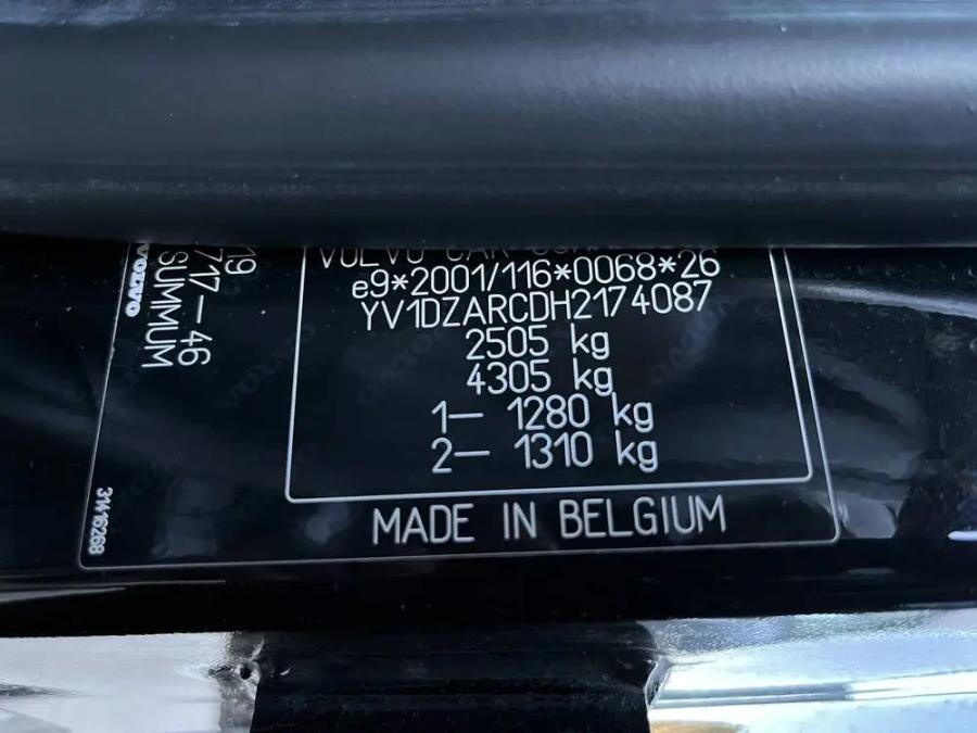 Black Volvo XC60 2017 in Riga, with an engine capacity of 2.00 L and mileage of 247 thousand km for 13900 €, photo 21 on AUTOMOTO.COM.LV