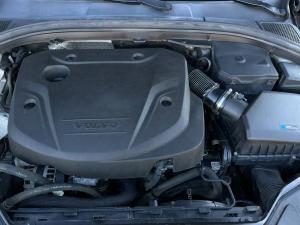 Black Volvo XC60 2017 in Riga, with an engine capacity of 2.00 L and mileage of 247 thousand km for 13900 €, photo 22 on AUTOMOTO.COM.LV