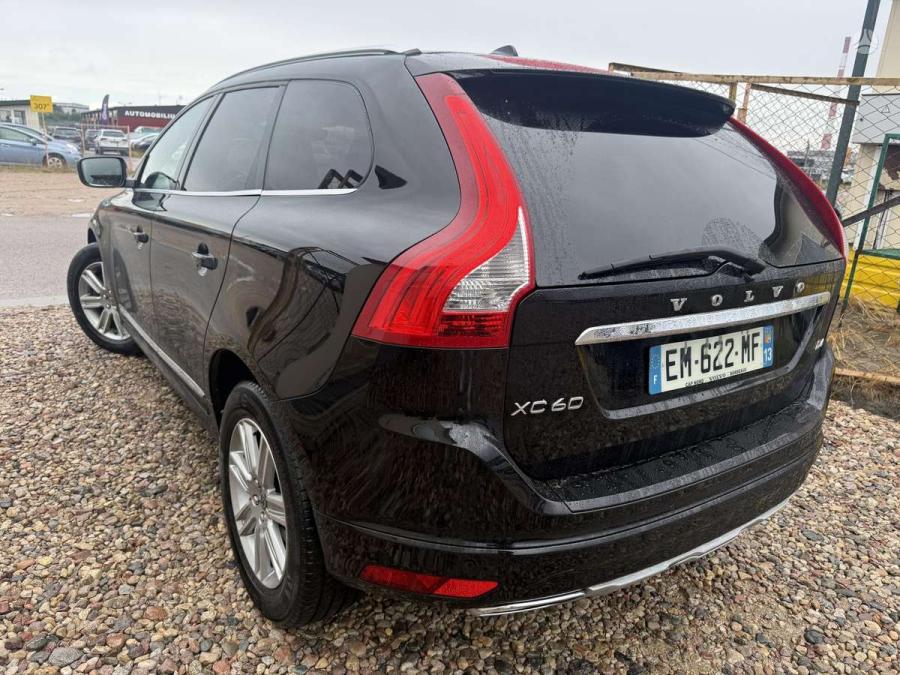 Black Volvo XC60 2017 in Vilnius, with an engine capacity of 1.97 L and mileage of 249 thousand km for 11800 €, photo 5 on AUTOMOTO.COM.LV