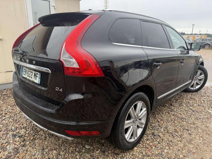 Black Volvo XC60 2017 in Vilnius, with an engine capacity of 1.97 L and mileage of 249 thousand km for 11800 €, photo 6 on AUTOMOTO.COM.LV