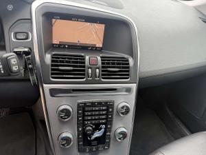 Black Volvo XC60 2017 in Vilnius, with an engine capacity of 1.97 L and mileage of 249 thousand km for 11800 €, photo 18 on AUTOMOTO.COM.LV