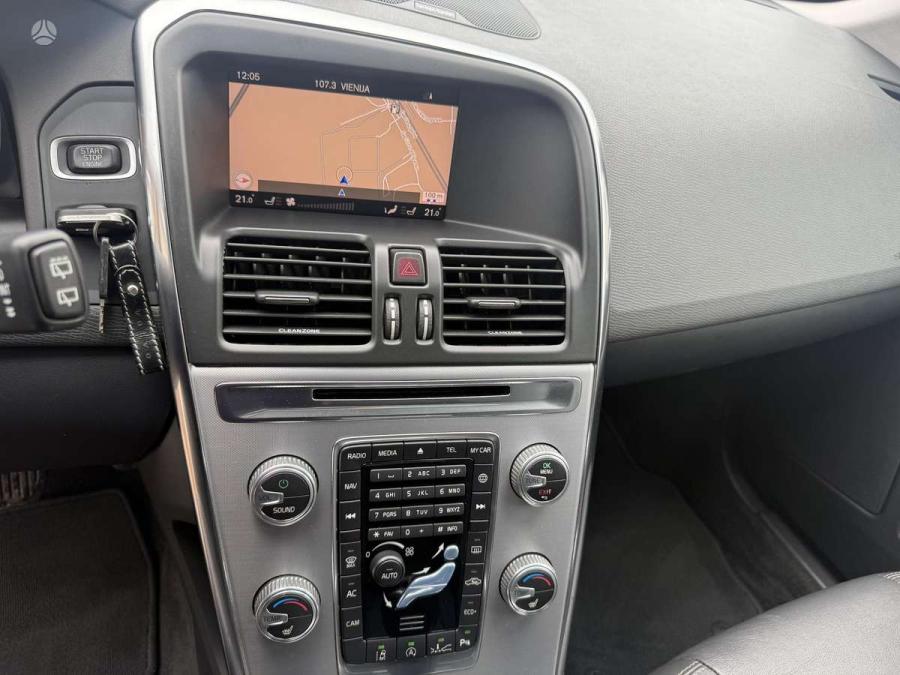 Black Volvo XC60 2017 in Vilnius, with an engine capacity of 1.97 L and mileage of 249 thousand km for 11800 €, photo 18 on AUTOMOTO.COM.LV