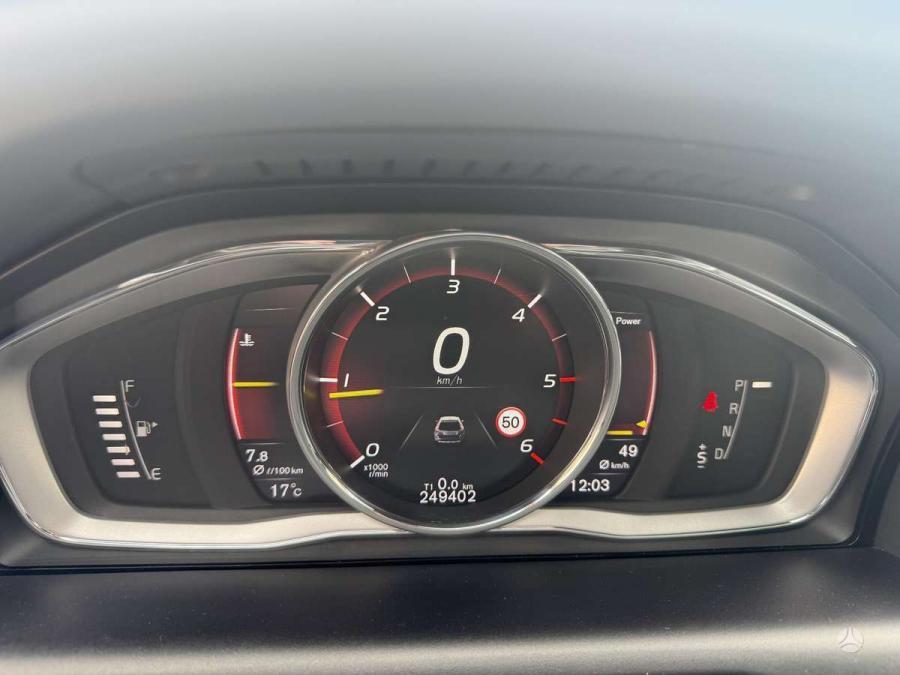 Black Volvo XC60 2017 in Vilnius, with an engine capacity of 1.97 L and mileage of 249 thousand km for 11800 €, photo 21 on AUTOMOTO.COM.LV