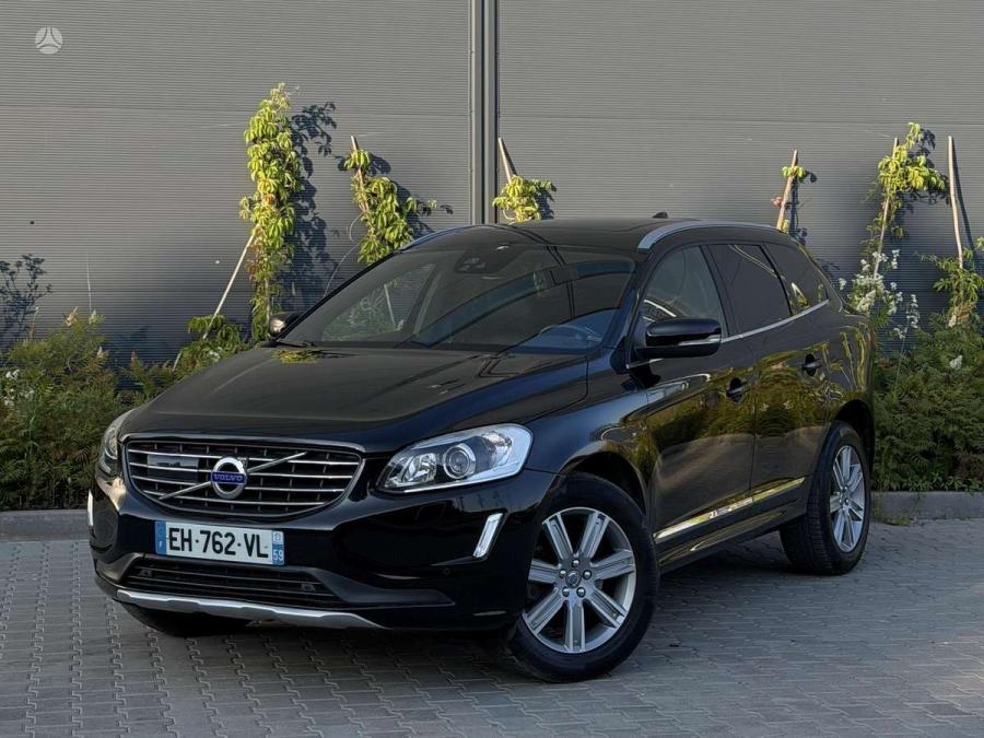 Black Volvo XC60 2017 in Vilnius, with an engine capacity of 1.97 L and mileage of 165 thousand km for 14500 €, photo 3 on AUTOMOTO.COM.LV