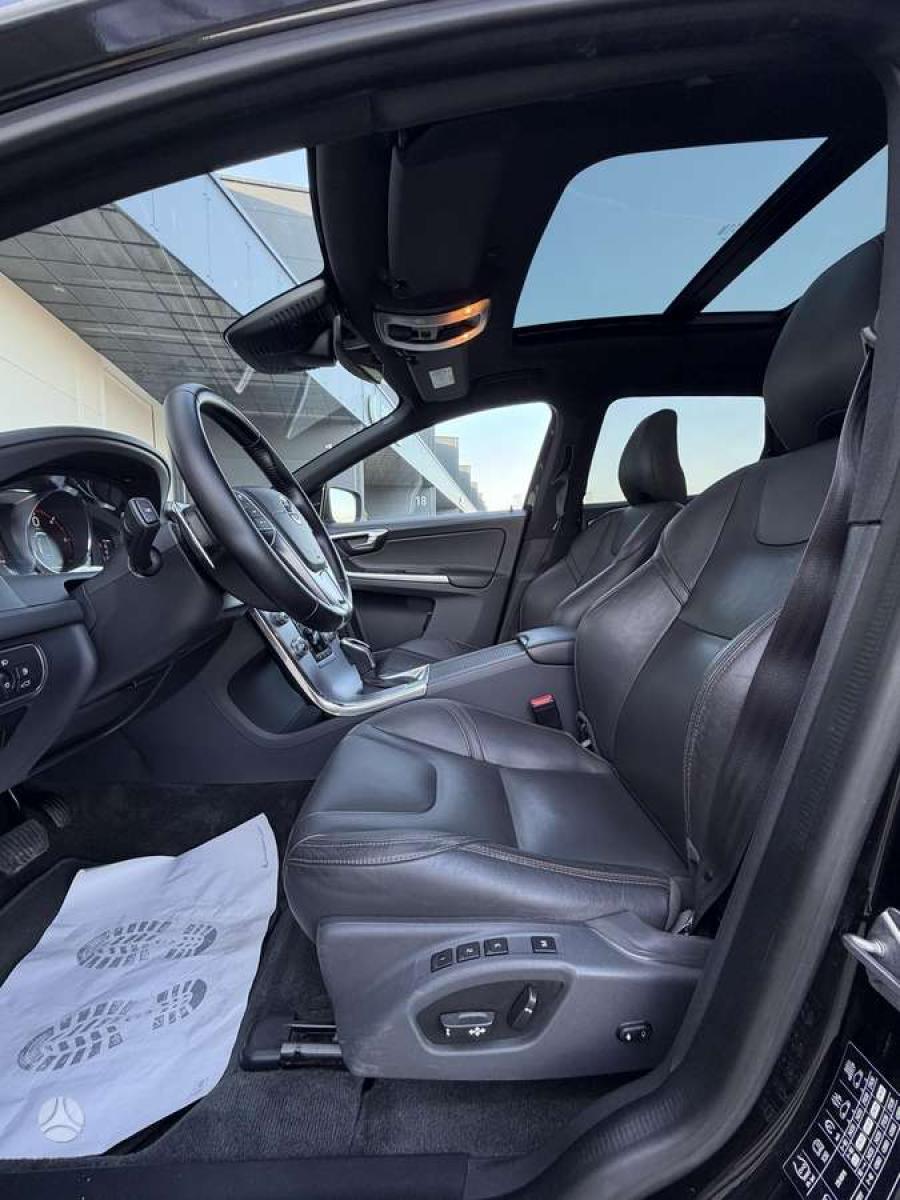 Black Volvo XC60 2017 in Vilnius, with an engine capacity of 1.97 L and mileage of 165 thousand km for 14500 €, photo 6 on AUTOMOTO.COM.LV