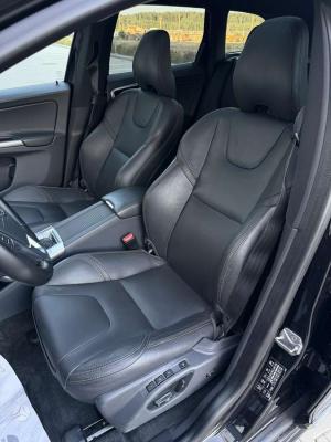 Black Volvo XC60 2017 in Vilnius, with an engine capacity of 1.97 L and mileage of 165 thousand km for 14500 €, photo 7 on AUTOMOTO.COM.LV