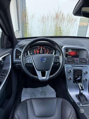Black Volvo XC60 2017 in Vilnius, with an engine capacity of 1.97 L and mileage of 165 thousand km for 14500 €, photo 8 on AUTOMOTO.COM.LV