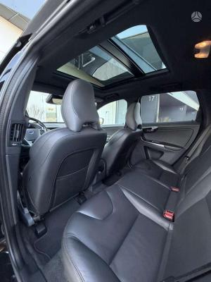 Black Volvo XC60 2017 in Vilnius, with an engine capacity of 1.97 L and mileage of 165 thousand km for 14500 €, photo 11 on AUTOMOTO.COM.LV