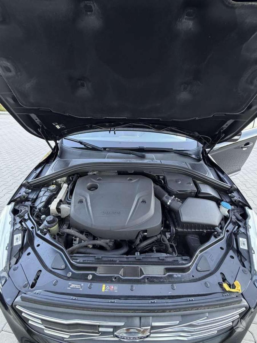 Black Volvo XC60 2017 in Vilnius, with an engine capacity of 1.97 L and mileage of 165 thousand km for 14500 €, photo 20 on AUTOMOTO.COM.LV