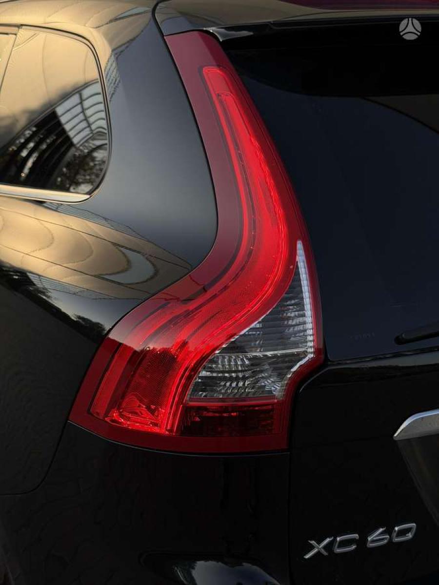 Black Volvo XC60 2017 in Vilnius, with an engine capacity of 1.97 L and mileage of 165 thousand km for 14500 €, photo 32 on AUTOMOTO.COM.LV