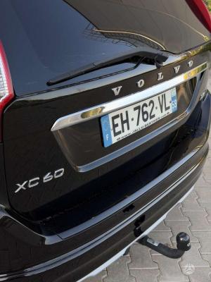 Black Volvo XC60 2017 in Vilnius, with an engine capacity of 1.97 L and mileage of 165 thousand km for 14500 €, photo 33 on AUTOMOTO.COM.LV