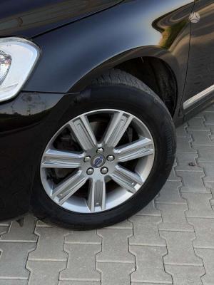 Black Volvo XC60 2017 in Vilnius, with an engine capacity of 1.97 L and mileage of 165 thousand km for 14500 €, photo 37 on AUTOMOTO.COM.LV