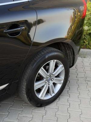 Black Volvo XC60 2017 in Vilnius, with an engine capacity of 1.97 L and mileage of 165 thousand km for 14500 €, photo 38 on AUTOMOTO.COM.LV
