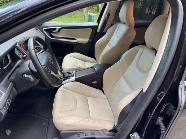 Melns Volvo XC60 2017 Kauņa, ar dzinēja tilpumu 1.97 L un nobraukumu 207 tūkst. km par 13200 €, foto 9 vietnē AUTOMOTO.COM.LV