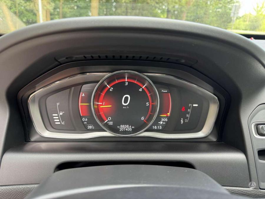 Melns Volvo XC60 2017 Kauņa, ar dzinēja tilpumu 1.97 L un nobraukumu 207 tūkst. km par 13200 €, foto 16 vietnē AUTOMOTO.COM.LV
