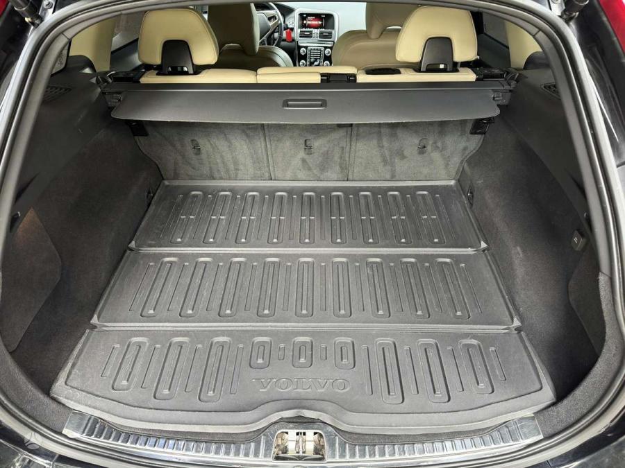 Melns Volvo XC60 2017 Kauņa, ar dzinēja tilpumu 1.97 L un nobraukumu 207 tūkst. km par 13200 €, foto 27 vietnē AUTOMOTO.COM.LV