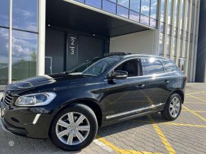 Black Volvo XC60 2017 in Vilnius, with an engine capacity of 2.40 L and mileage of 165 thousand km for 16500 €, photo 3 on AUTOMOTO.COM.LV
