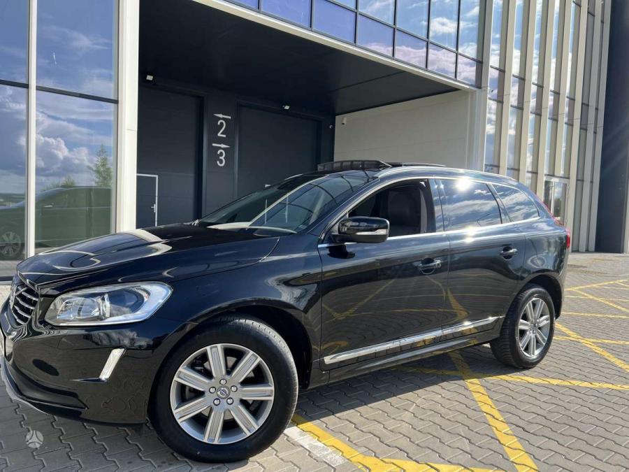 Black Volvo XC60 2017 in Vilnius, with an engine capacity of 2.40 L and mileage of 165 thousand km for 16500 €, photo 3 on AUTOMOTO.COM.LV