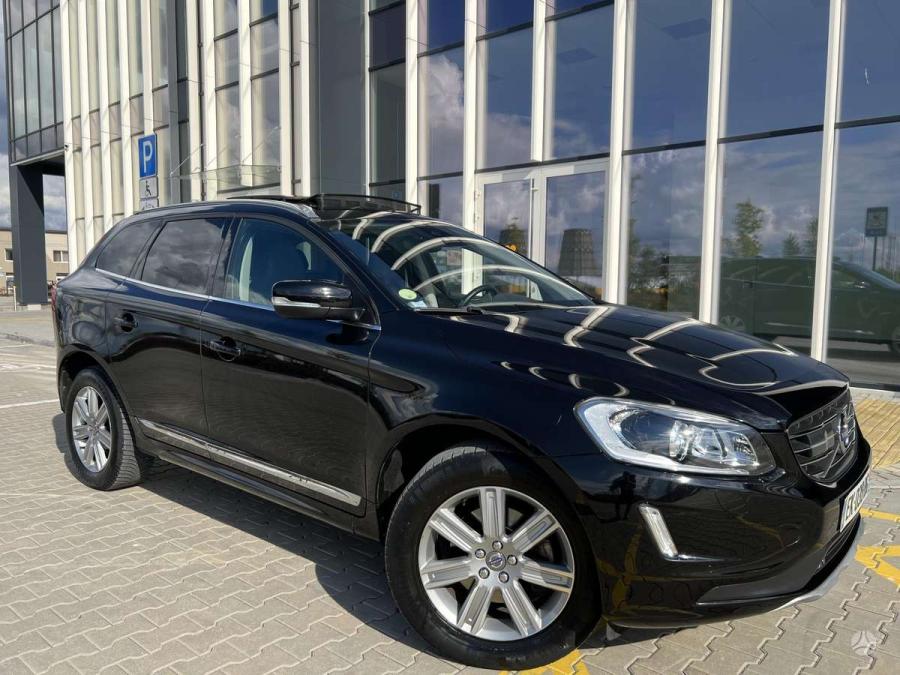 Black Volvo XC60 2017 in Vilnius, with an engine capacity of 2.40 L and mileage of 165 thousand km for 16500 €, photo 5 on AUTOMOTO.COM.LV