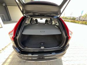 Black Volvo XC60 2017 in Vilnius, with an engine capacity of 2.40 L and mileage of 165 thousand km for 16500 €, photo 14 on AUTOMOTO.COM.LV