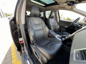 Black Volvo XC60 2017 in Vilnius, with an engine capacity of 2.40 L and mileage of 165 thousand km for 16500 €, photo 22 on AUTOMOTO.COM.LV
