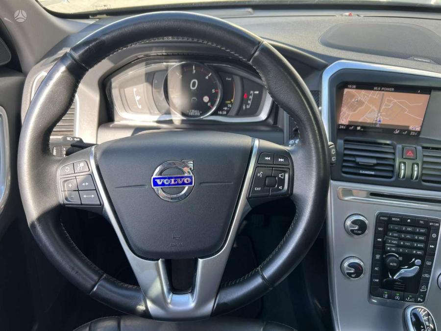 Black Volvo XC60 2017 in Vilnius, with an engine capacity of 2.40 L and mileage of 165 thousand km for 16500 €, photo 30 on AUTOMOTO.COM.LV