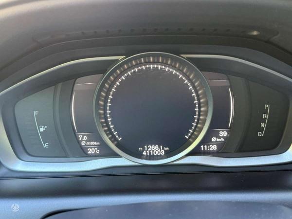 Черный Вольво ХС60 2017 в Вильнюс, объемом двигателя 1.97 л и пробегом 411 тыс. км за 7600 €, фото 2 на AUTOMOTO.COM.LV