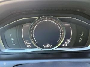 Black Volvo XC60 2017 in Vilnius, with an engine capacity of 1.97 L and mileage of 411 thousand km for 7600 €, photo 3 on AUTOMOTO.COM.LV