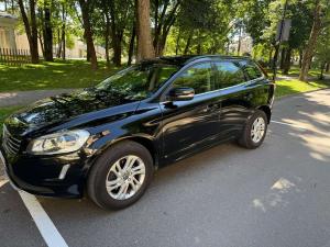 Black Volvo XC60 2017 in Vilnius, with an engine capacity of 1.97 L and mileage of 411 thousand km for 7600 €, photo 4 on AUTOMOTO.COM.LV