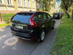 Black Volvo XC60 2017 in Vilnius, with an engine capacity of 1.97 L and mileage of 411 thousand km for 7600 €, photo 7 on AUTOMOTO.COM.LV