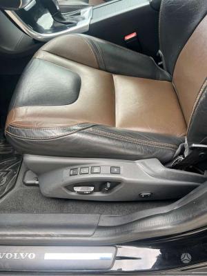 Black Volvo XC60 2017 in Vilnius, with an engine capacity of 2.40 L and mileage of 185 thousand km for 16500 €, photo 15 on AUTOMOTO.COM.LV