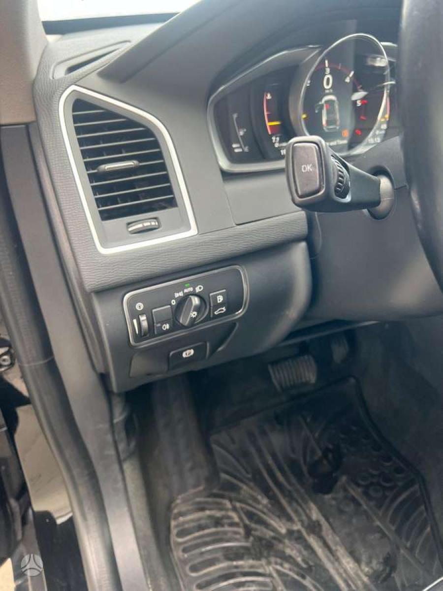 Black Volvo XC60 2017 in Vilnius, with an engine capacity of 2.40 L and mileage of 185 thousand km for 16500 €, photo 19 on AUTOMOTO.COM.LV