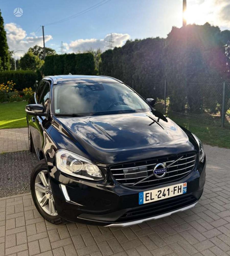 Black Volvo XC60 2017 in Kaunas, with an engine capacity of 1.97 L and mileage of 240 thousand km for 13900 €, photo 27 on AUTOMOTO.COM.LV