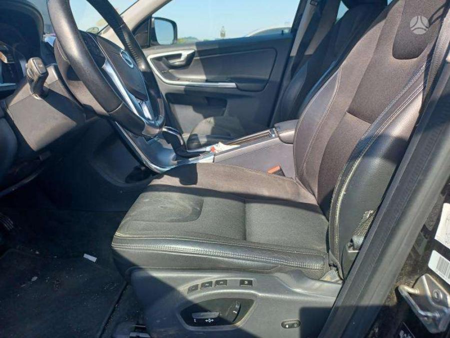 Melns Volvo XC60 2017 Šauļi, ar dzinēja tilpumu 1.97 L un nobraukumu 250 tūkst. km par 7850 €, foto 7 vietnē AUTOMOTO.COM.LV