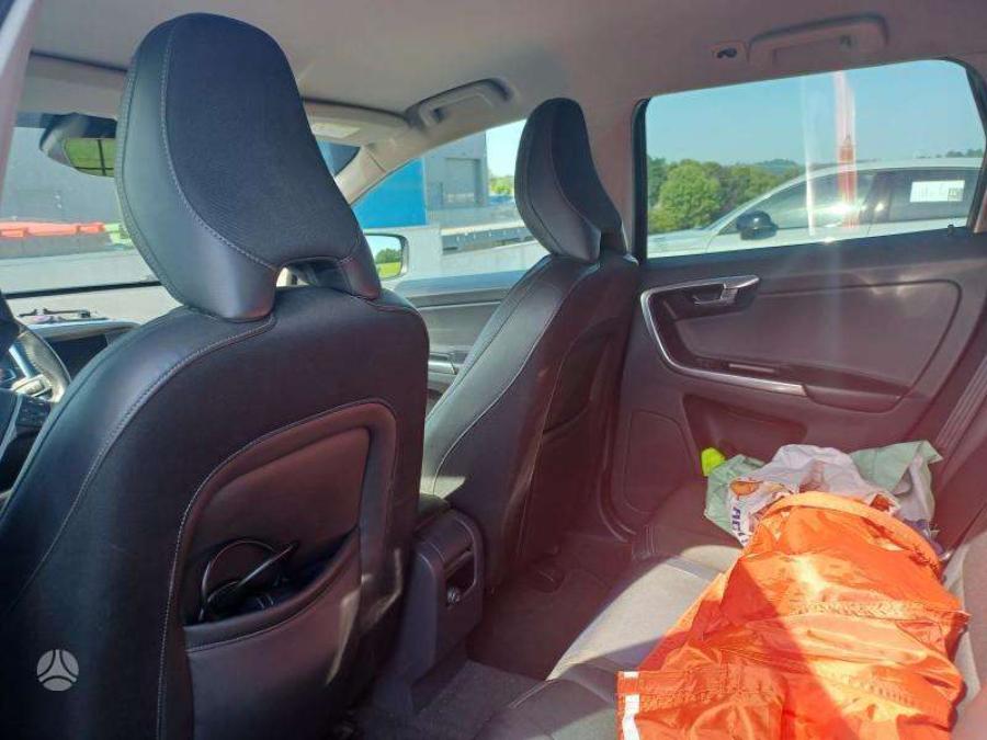 Melns Volvo XC60 2017 Šauļi, ar dzinēja tilpumu 1.97 L un nobraukumu 250 tūkst. km par 7850 €, foto 10 vietnē AUTOMOTO.COM.LV