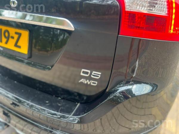 Melns Volvo XC60 2017 Rīga, ar dzinēja tilpumu 2.40 L un nobraukumu 220 tūkst. km par 13490 €, foto 2 vietnē AUTOMOTO.COM.LV