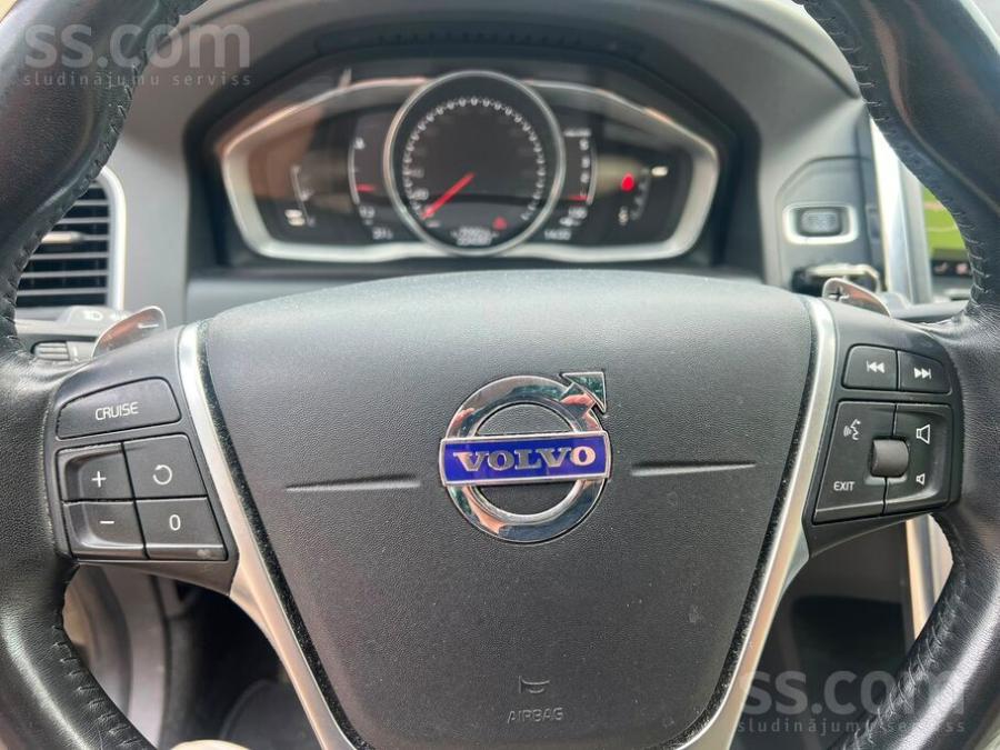 Melns Volvo XC60 2017 Rīga, ar dzinēja tilpumu 2.40 L un nobraukumu 220 tūkst. km par 13490 €, foto 11 vietnē AUTOMOTO.COM.LV