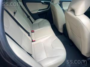 Melns Volvo XC60 2017 Rīga, ar dzinēja tilpumu 2.40 L un nobraukumu 220 tūkst. km par 13490 €, foto 16 vietnē AUTOMOTO.COM.LV