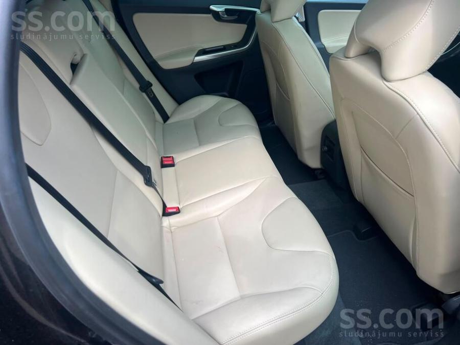 Melns Volvo XC60 2017 Rīga, ar dzinēja tilpumu 2.40 L un nobraukumu 220 tūkst. km par 13490 €, foto 16 vietnē AUTOMOTO.COM.LV