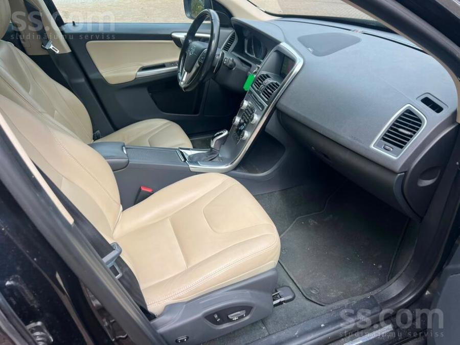 Melns Volvo XC60 2017 Rīga, ar dzinēja tilpumu 2.40 L un nobraukumu 220 tūkst. km par 13490 €, foto 17 vietnē AUTOMOTO.COM.LV