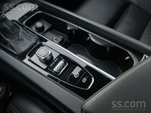 Melns Volvo XC60 2017 Jelgava, ar dzinēja tilpumu 2.00 L un nobraukumu 138 tūkst. km par 23400 €, foto 19 vietnē AUTOMOTO.COM.LV