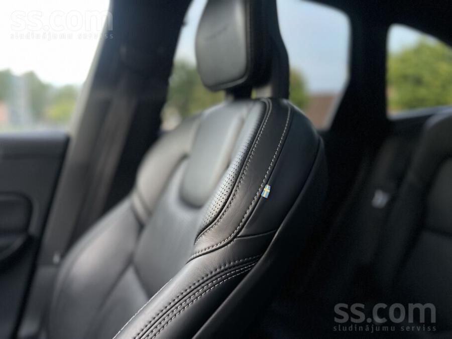 Melns Volvo XC60 2017 Jelgava, ar dzinēja tilpumu 2.00 L un nobraukumu 138 tūkst. km par 23400 €, foto 27 vietnē AUTOMOTO.COM.LV