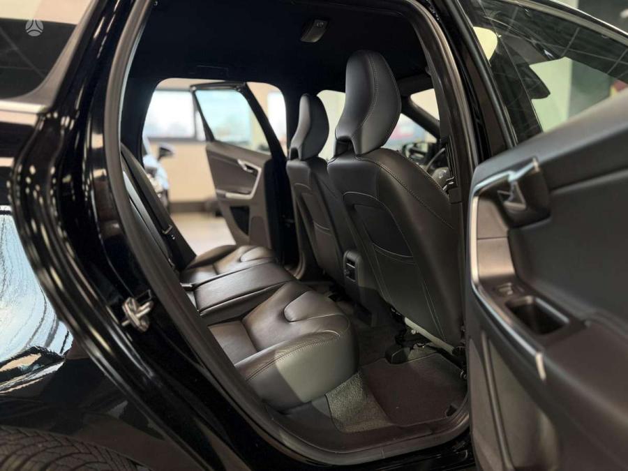 Melns Volvo XC60 2017 Klaipėda, ar dzinēja tilpumu 1.97 L un nobraukumu 239 tūkst. km par 14250 €, foto 19 vietnē AUTOMOTO.COM.LV