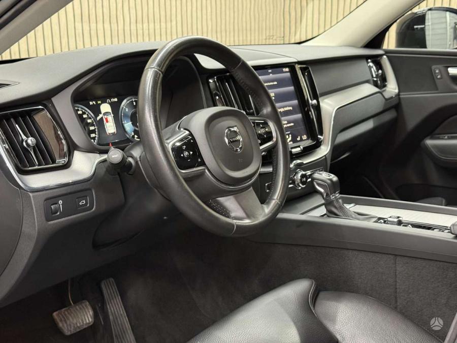Melns Volvo XC60 2017 Marijampole, ar dzinēja tilpumu 2.40 L un nobraukumu 152 tūkst. km par 19999 €, foto 20 vietnē AUTOMOTO.COM.LV