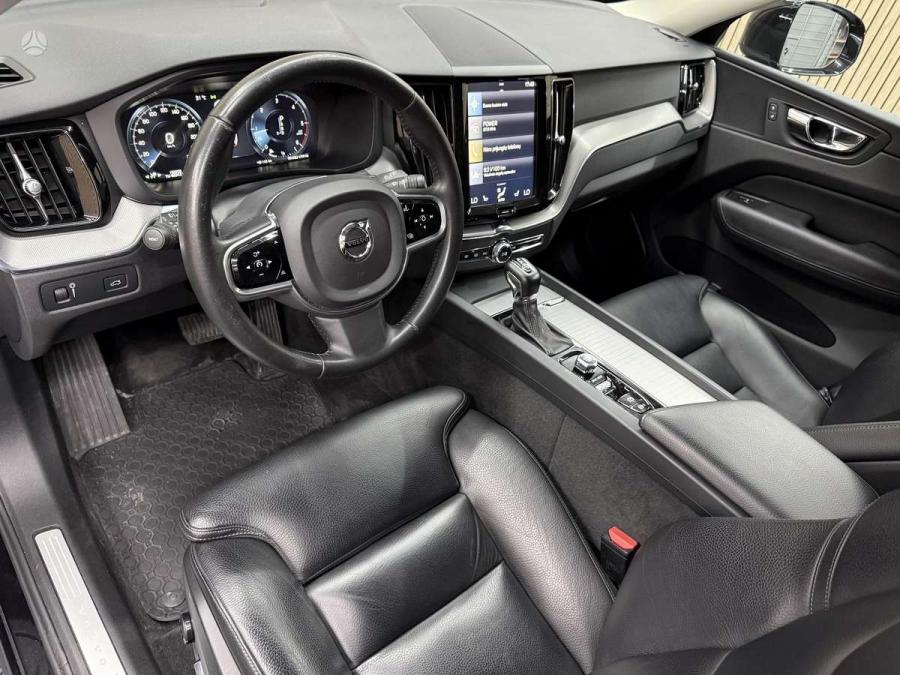 Melns Volvo XC60 2017 Marijampole, ar dzinēja tilpumu 2.40 L un nobraukumu 152 tūkst. km par 19999 €, foto 21 vietnē AUTOMOTO.COM.LV