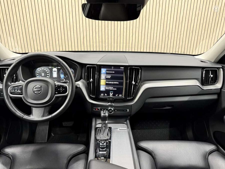 Melns Volvo XC60 2017 Marijampole, ar dzinēja tilpumu 2.40 L un nobraukumu 152 tūkst. km par 19999 €, foto 22 vietnē AUTOMOTO.COM.LV